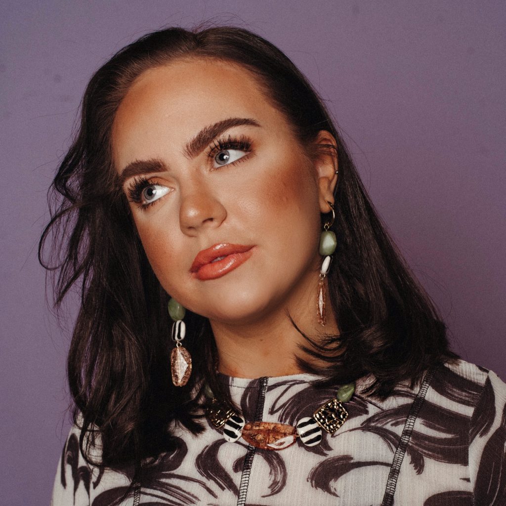 Rhianna Keane unleashes her contemporary R&B and neo soul side in ...