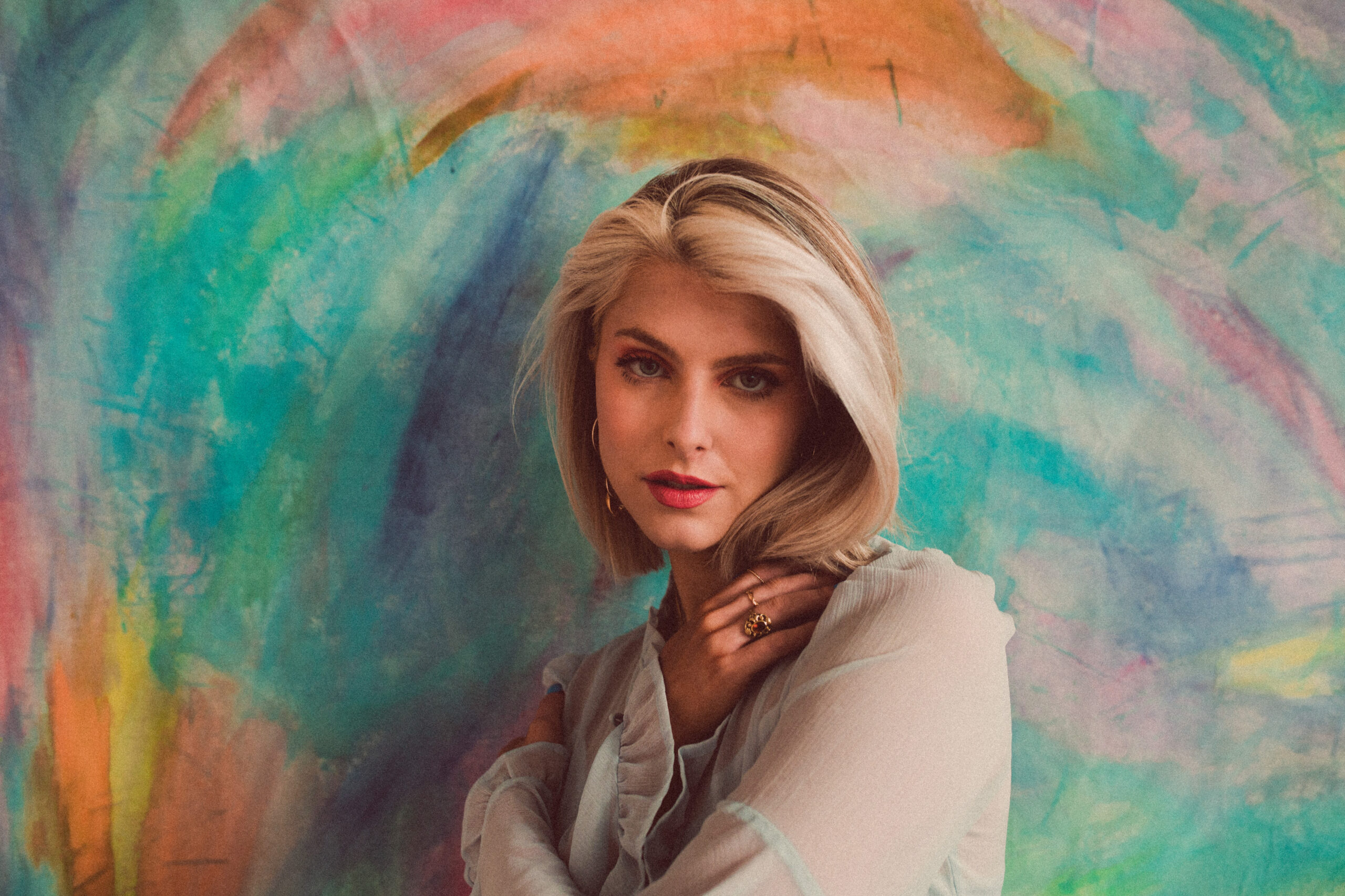 'Pleasing People' is a defiant new 90s edged single from Alex Amor - Clout