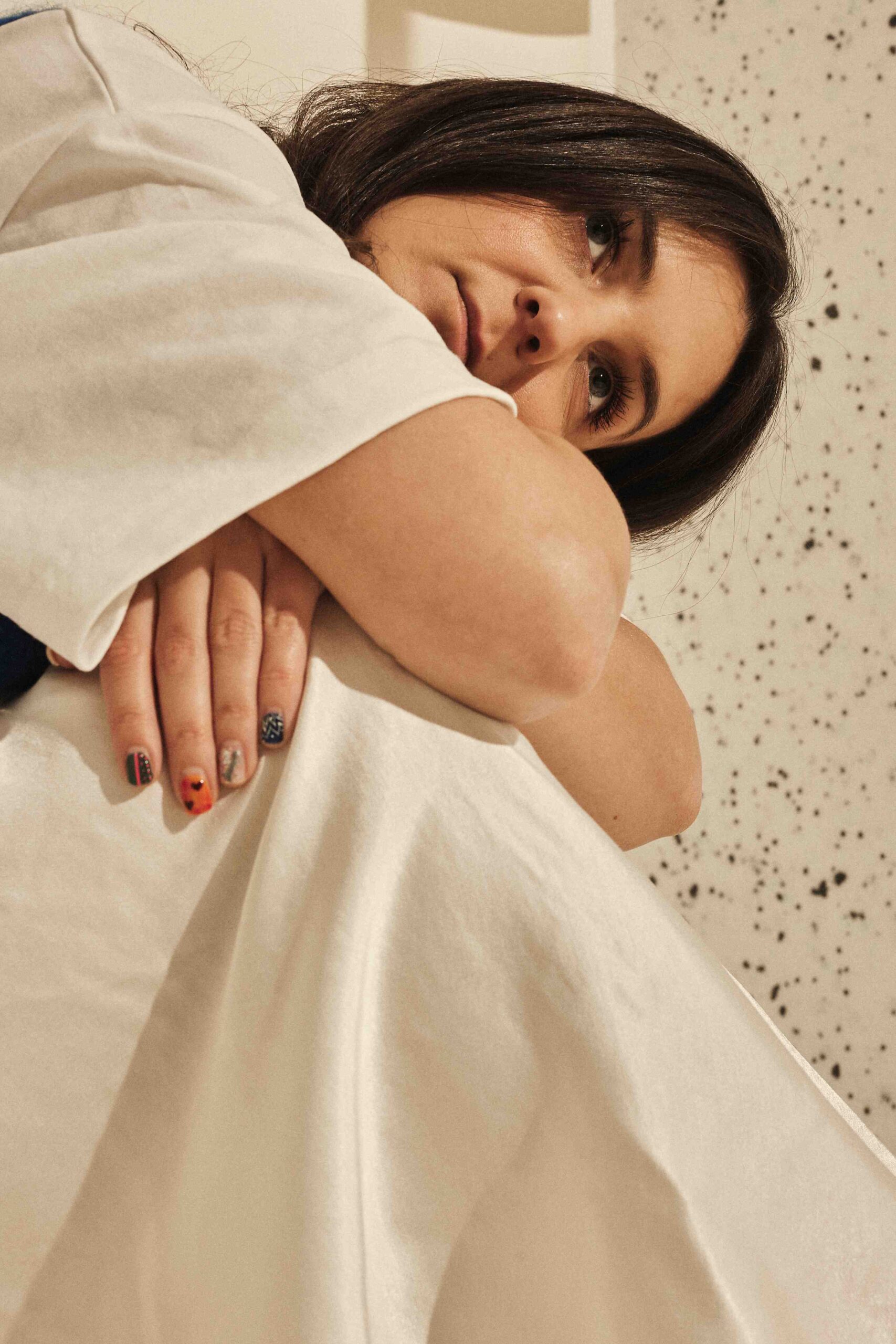 'Hey Peter' is an emotive and alluring introduction to Romi Rowki - Clout