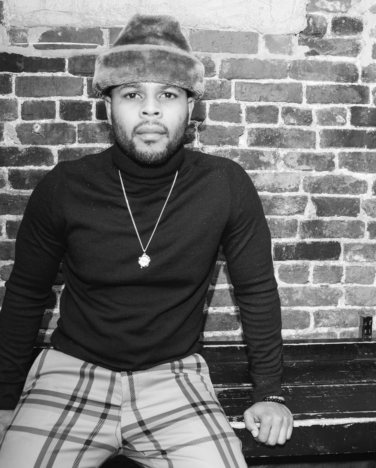 'Stomp & Holler' is an upbeat and country-tinged new single from Kenny ...