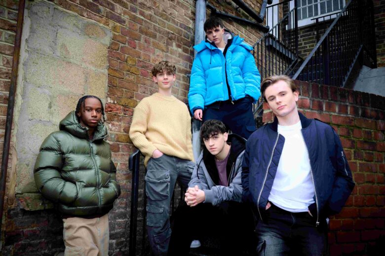 'No Strings' is an instantly catchy pop debut from the rising Absnt ...
